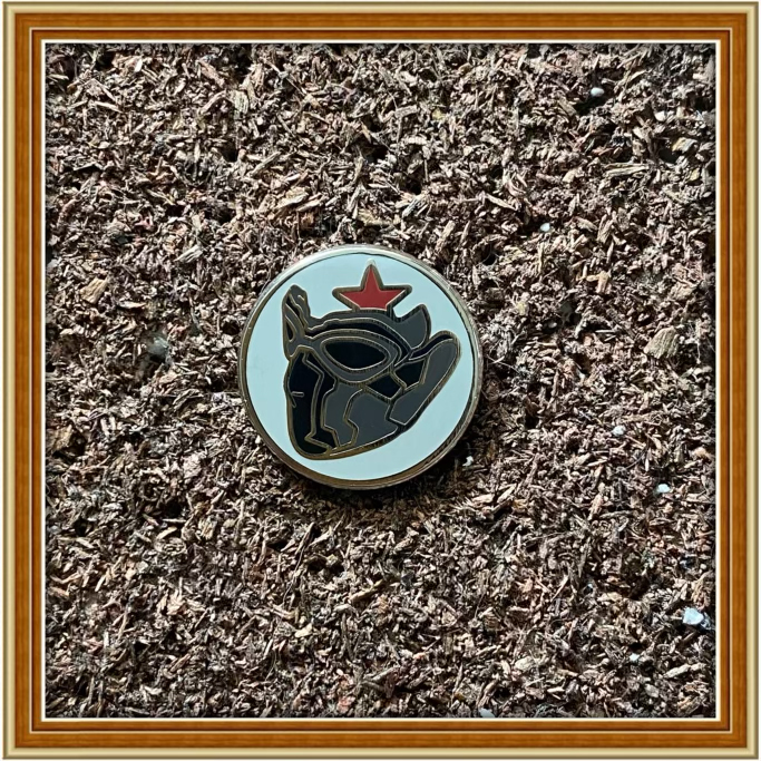 Winter Solider - Mask - mini-pin - Studio Min Bin Bin